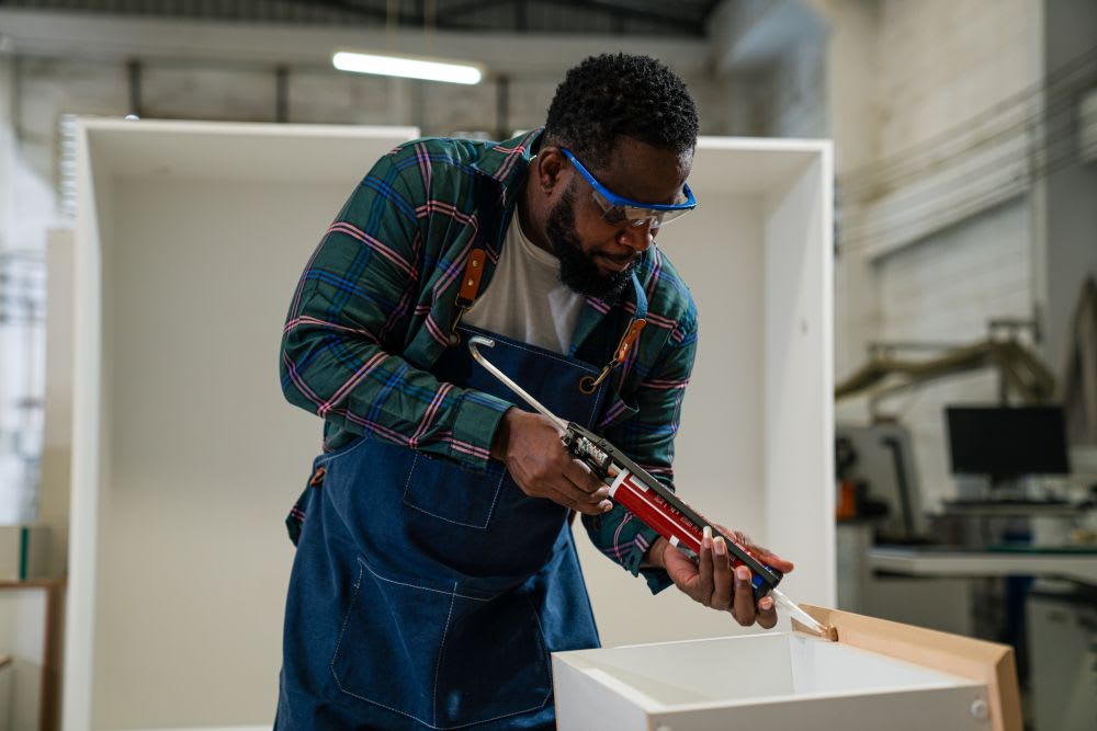 A Complete Guide to Removing Silicone from Hands